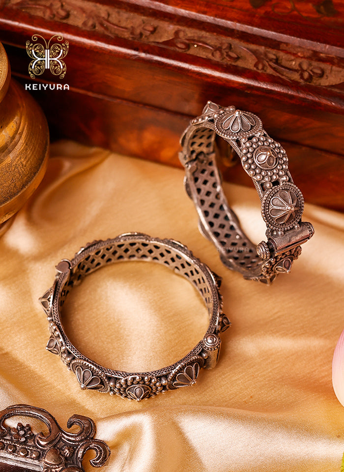 Vidushi Bracelet (Set of 2) – KEIYURA